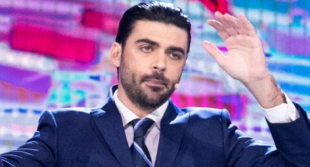 Chi è Carlo Amleto Giammusso, il comico di Zelig e Bar Stella (che ...